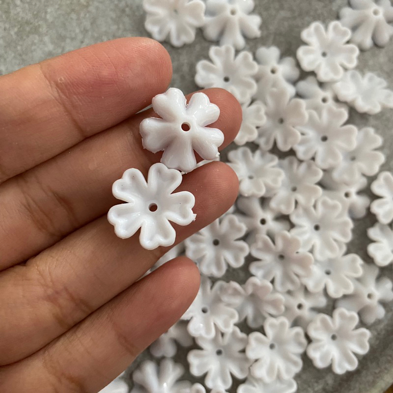 Jual Manik Kelopak Bunga AMARILIS Putih | Shopee Indonesia