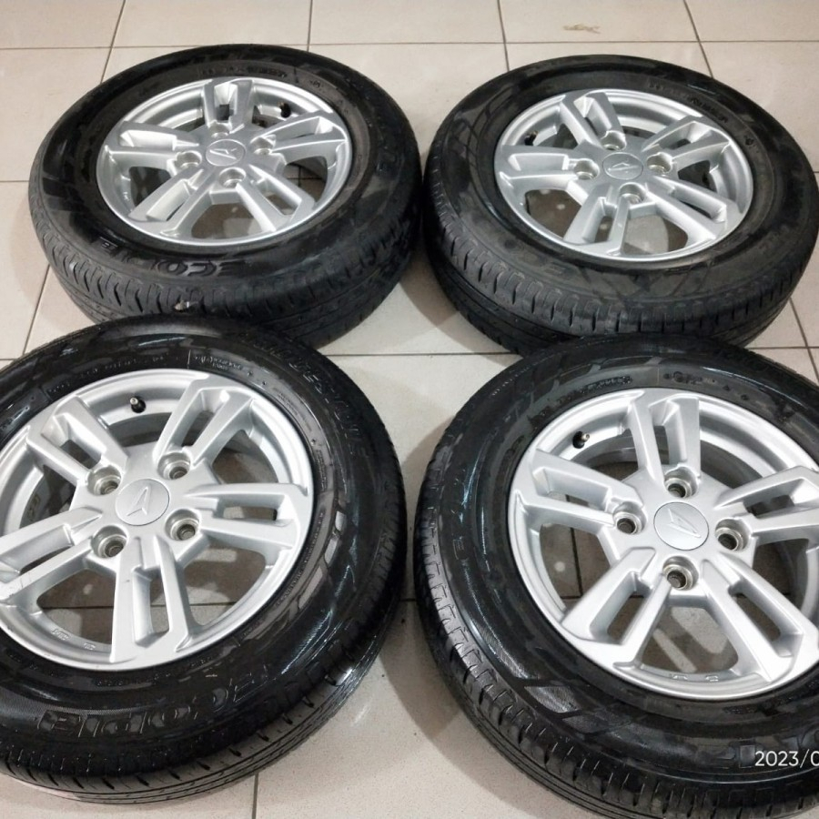 Jual VELG MOBIL BEKAS ORI STANDAR XENIA RING14 BAUT4 + BAN 185 70 R14 ...