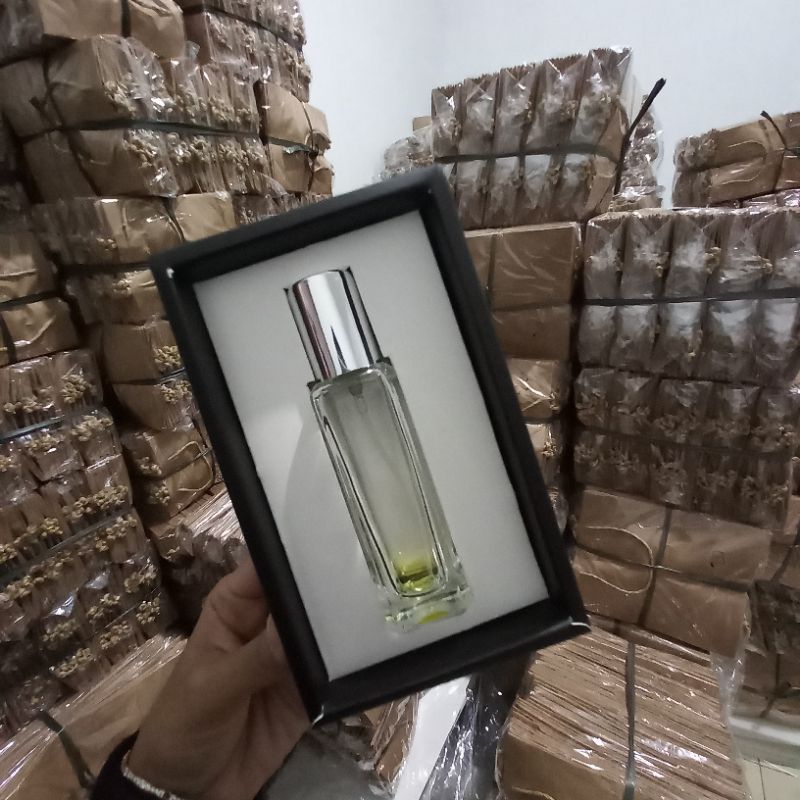 Jual SLIDING BOX | BOX PARFUM HITAM CETAK LOGO UK 14X8X3CM | Shopee ...