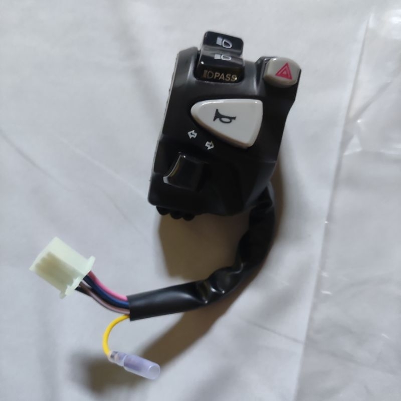 Jual DOMINO SAKLAR KIRI MODEL NMAX / SAKLAR MOTOR / TOMBOL HAZARD ...