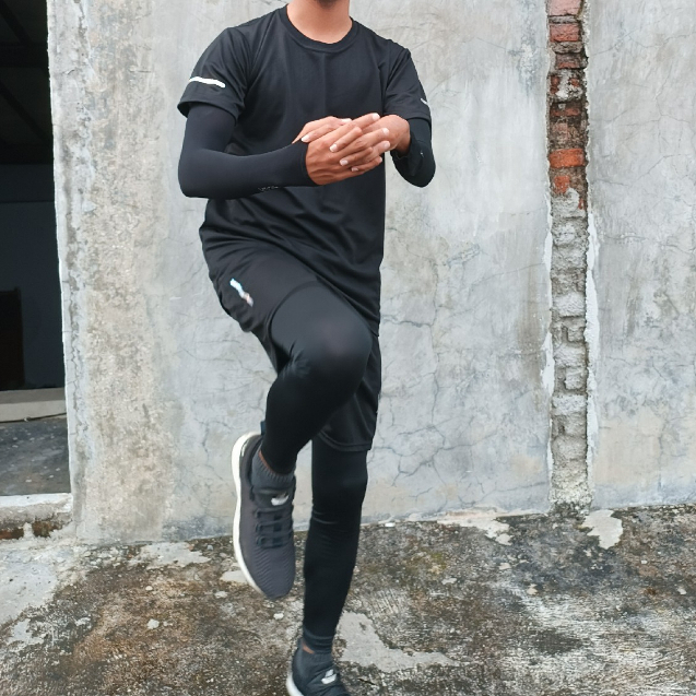 Jual Baju Setelan Olahraga Running Pria 1 Set Kaos dan Celana Lari ...