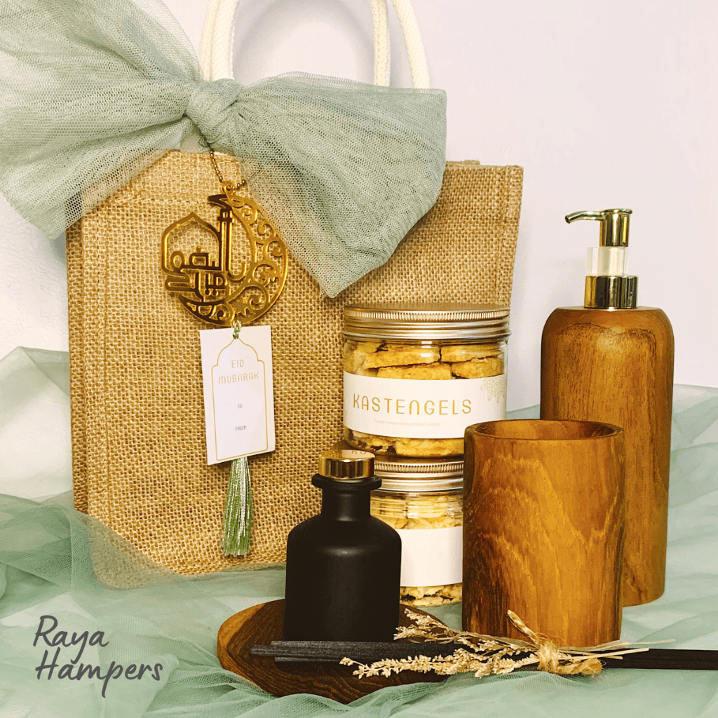 Jual Eid Hampers / Parcel Lebaran Botol Sabun, Gelas Kayu Jati +Kue ...