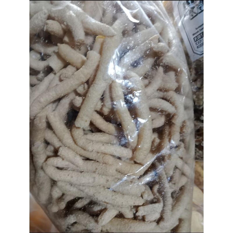 Jual snack keripik usus satu paket berat 100 gr | Shopee Indonesia