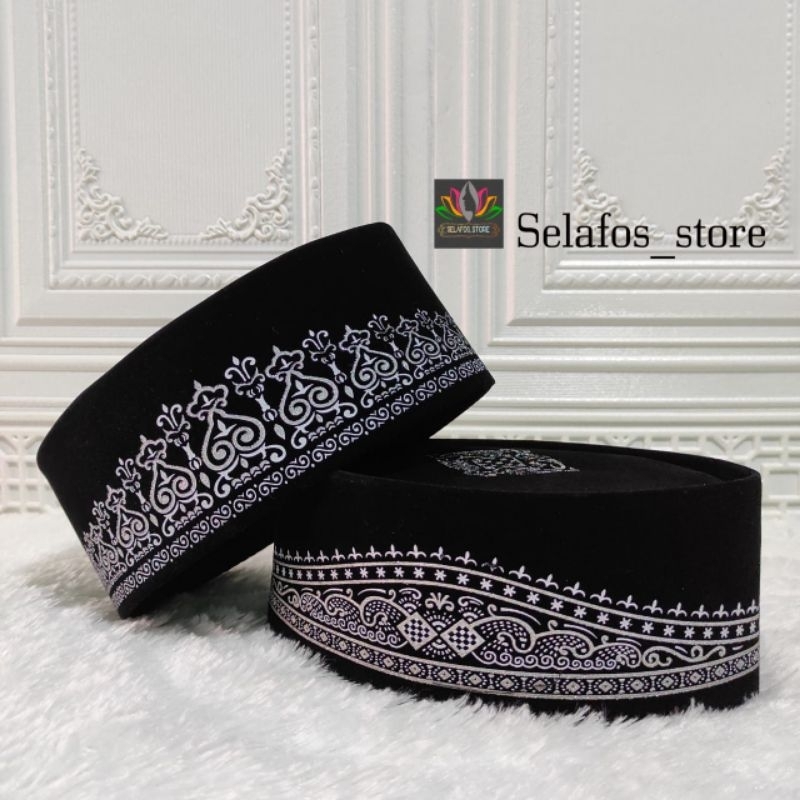 Jual Peci Songkok Kopiah Hitam Motif Songket Batik Warna Gold tinggi ...