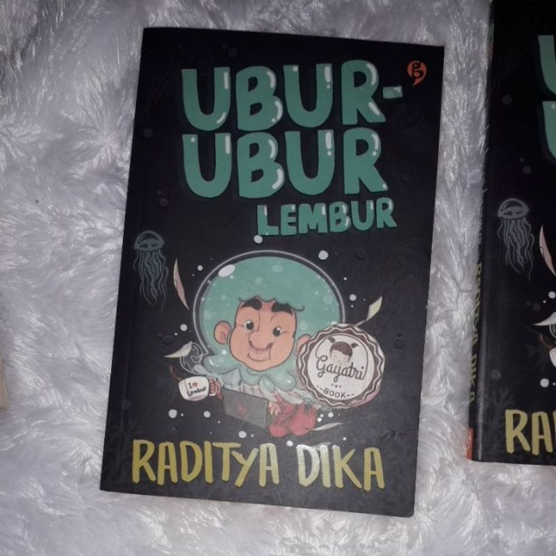 Jual Novel-Novel Raditya Dika, Ernest Prakasa (Cinta Brontosaurus ...