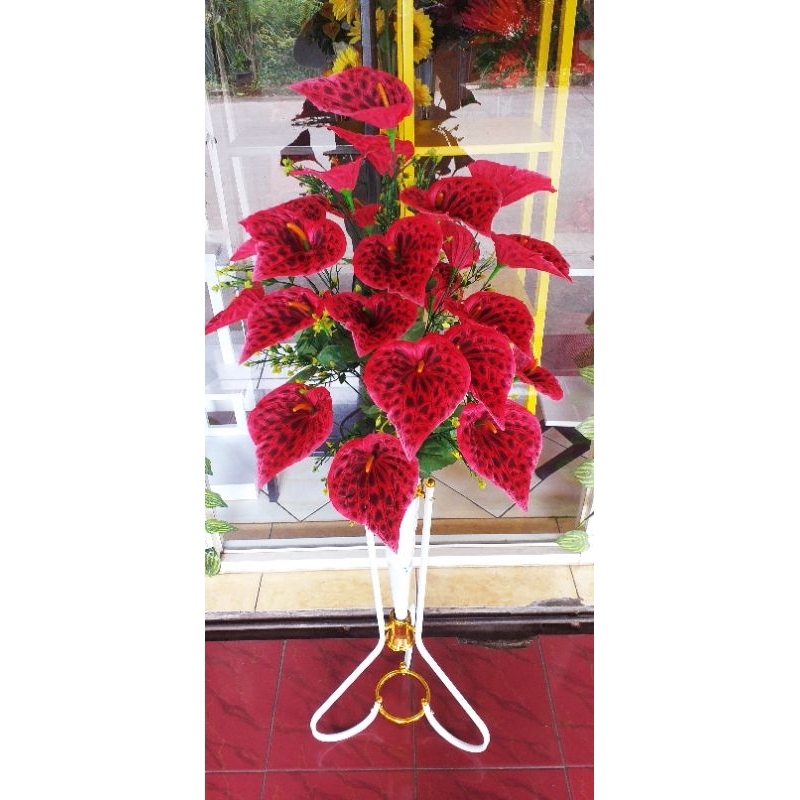 Jual Rangkaian bunga anthurium / bunga Lilly/aron panda 24 T dengan pot ...