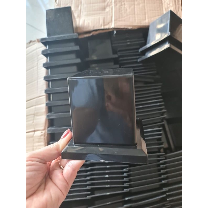 Jual Box hitam piala/dudukan piala/Tatakan piala Warna hitam satuan ...