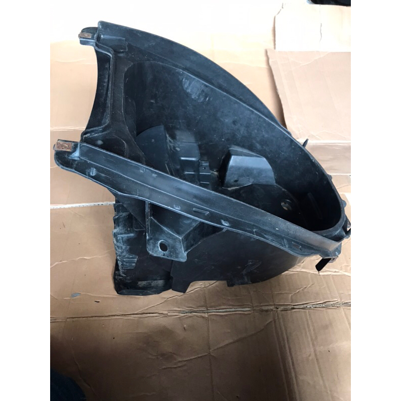 Jual BOX BAGASI YAMAHA LEXI 125 ORIGINAL YGP BEKAS SECOND ORIGINAL ...