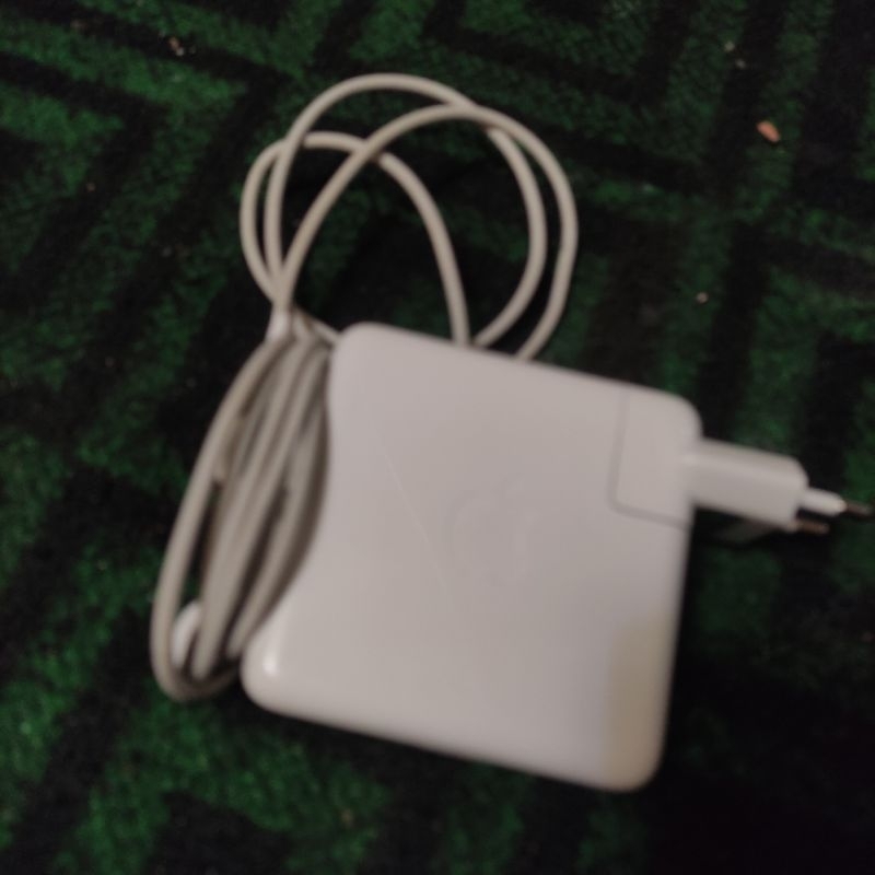 Jual Apple Magsafe 1 / charger Macbook Pro 80w Original hampir seperti baru | Shopee Indonesia