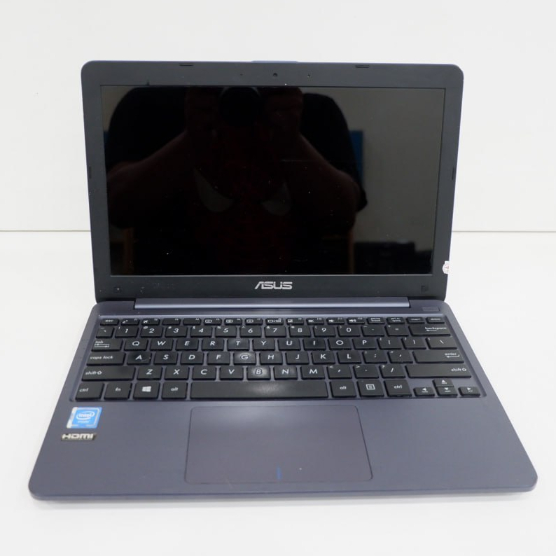 Jual Laptop Asus E203NA Celeron N3350 Ram 4Gb eMMC 32GbR | Shopee Indonesia