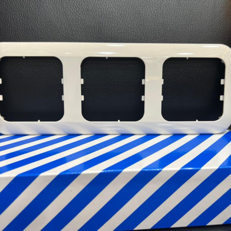 Jual frame Panasonic wide series 3 gang WEJ7823 Panasonic | Shopee ...