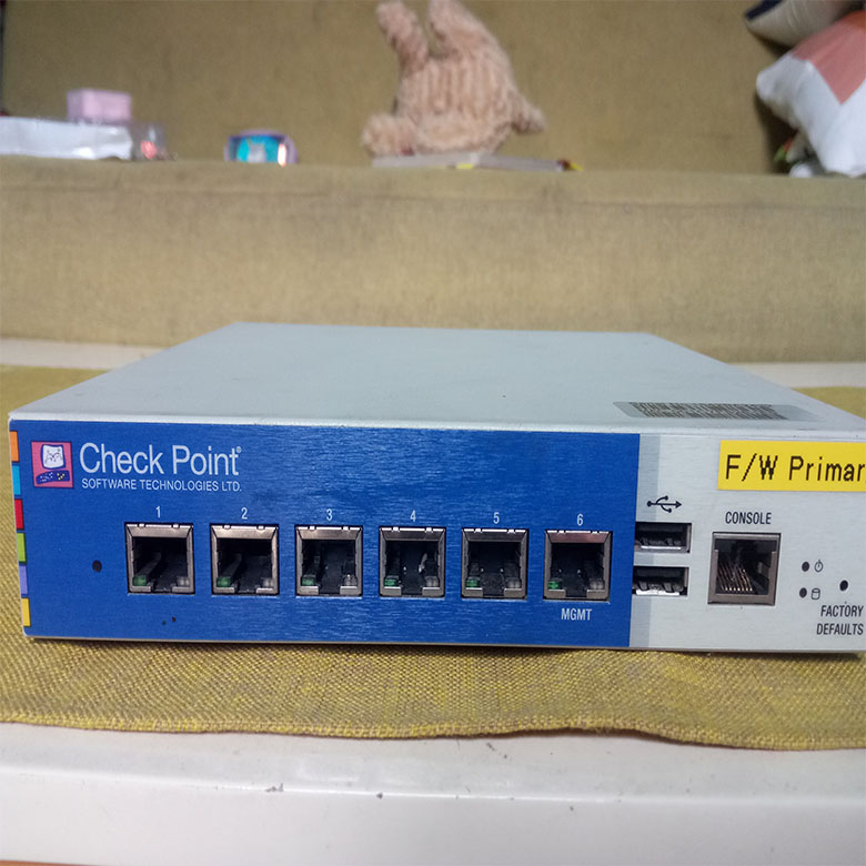 Jual CheckPoint 6 Port Firewail Model T-110 security | Shopee Indonesia