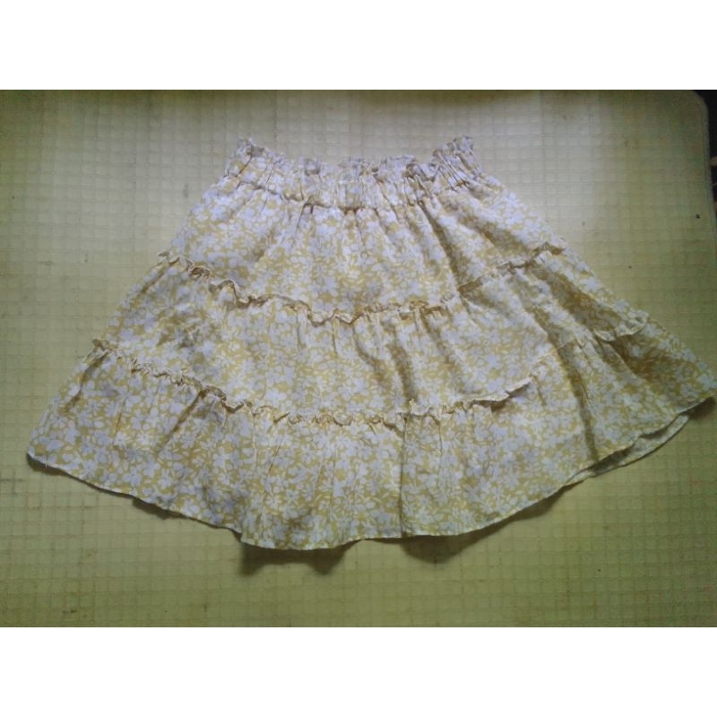 Jual rok ruffle/umpak preloved | Shopee Indonesia