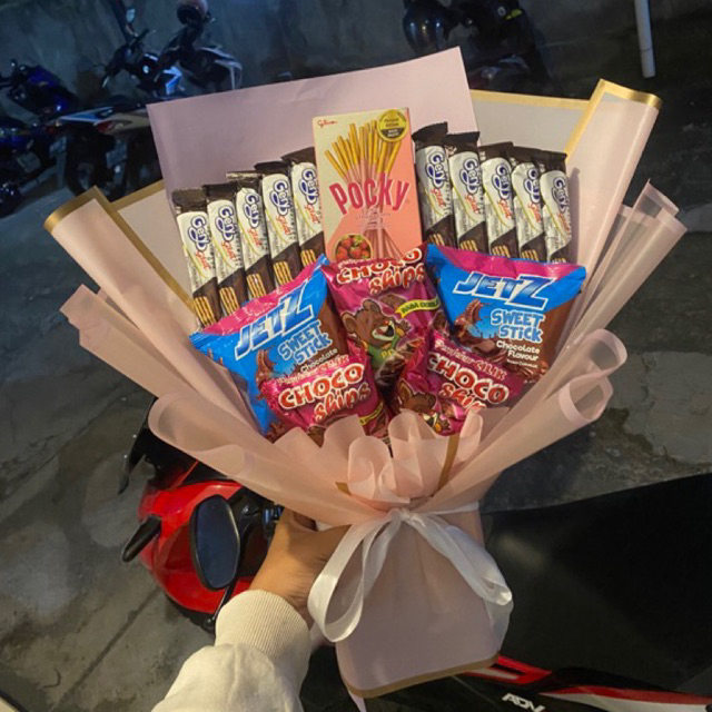 Jual BUKET SNACK BOUQET JAJAN POCKY TANGO CIKI | Shopee Indonesia