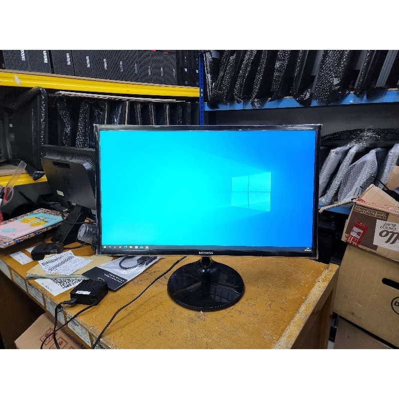 Jual MONITOR LED SAMSUNG 24 INCH WIDE RESOLUSI FULL HD 1920X1080 PORT ...