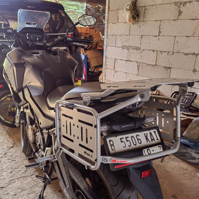Jual Bracket top box cb150x dan side box cb150x model BMW | Shopee ...