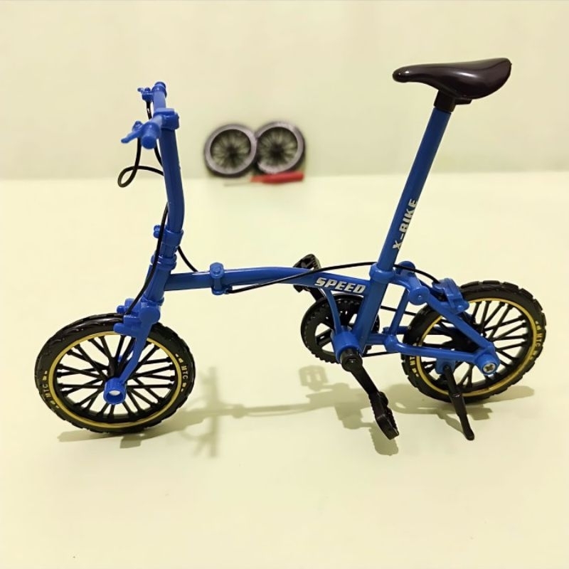 Jual Mainan Diecast sepeda Lipat Mini Finger Bike Die-cast Anak Laki ...