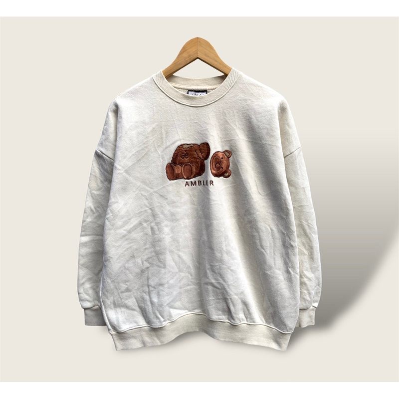 Jual AMBLER BEAR LOGO BROKEN WHITE CREWNECK | Shopee Indonesia