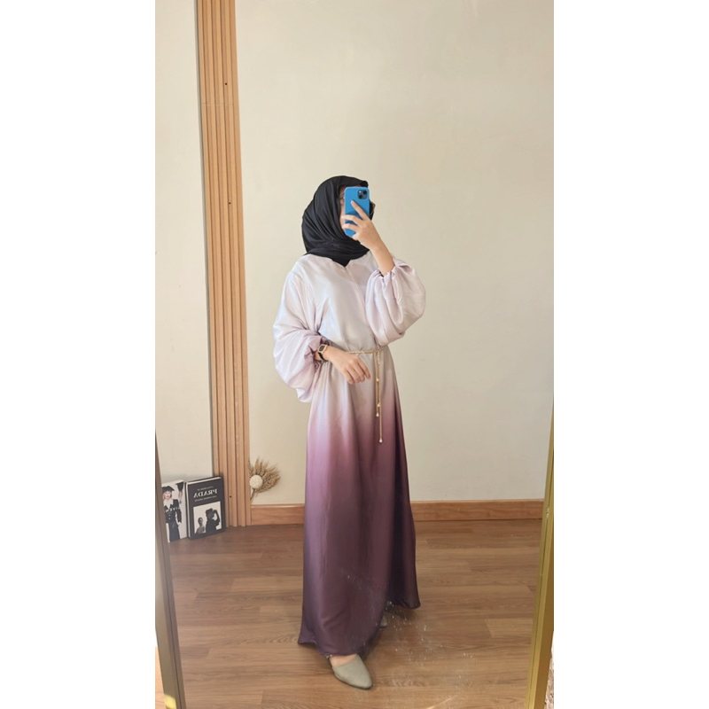 Jual Dress Gradasi Seri 3 (putih atas) | Shopee Indonesia