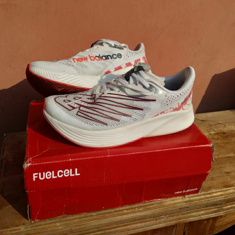 Jual New Balance Fuel Cell Running Carbon plate Premium | Shopee Indonesia