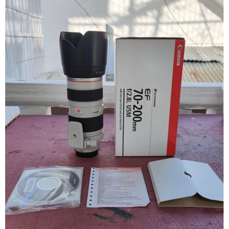 Jual Lensa Tele Canon 70-200mm F2.8 Lengkap Mulus Like New Seperti Baru ...