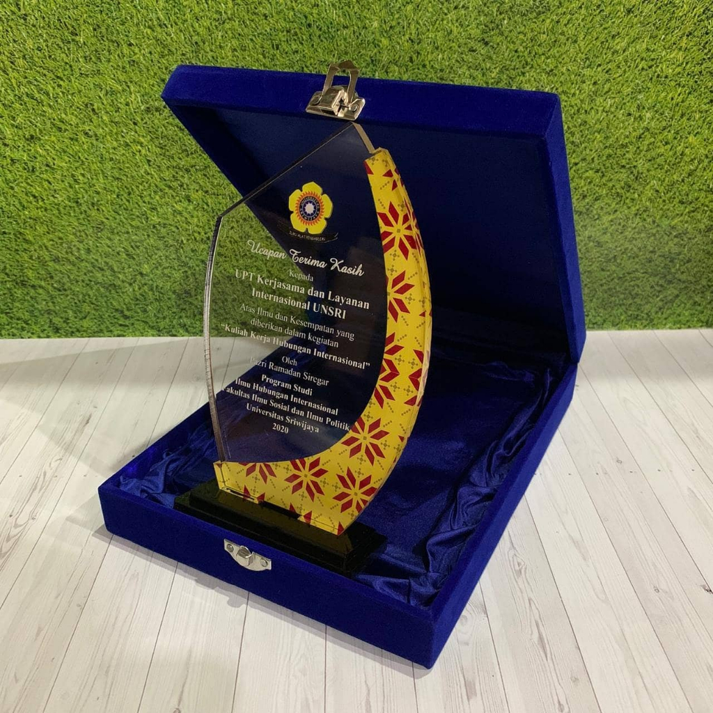 Jual PLAKAT PLUS BOX, PLAKAT CUSTOM, PLAKAT PENGHARGAAN, PLAKAT WISUDA ...