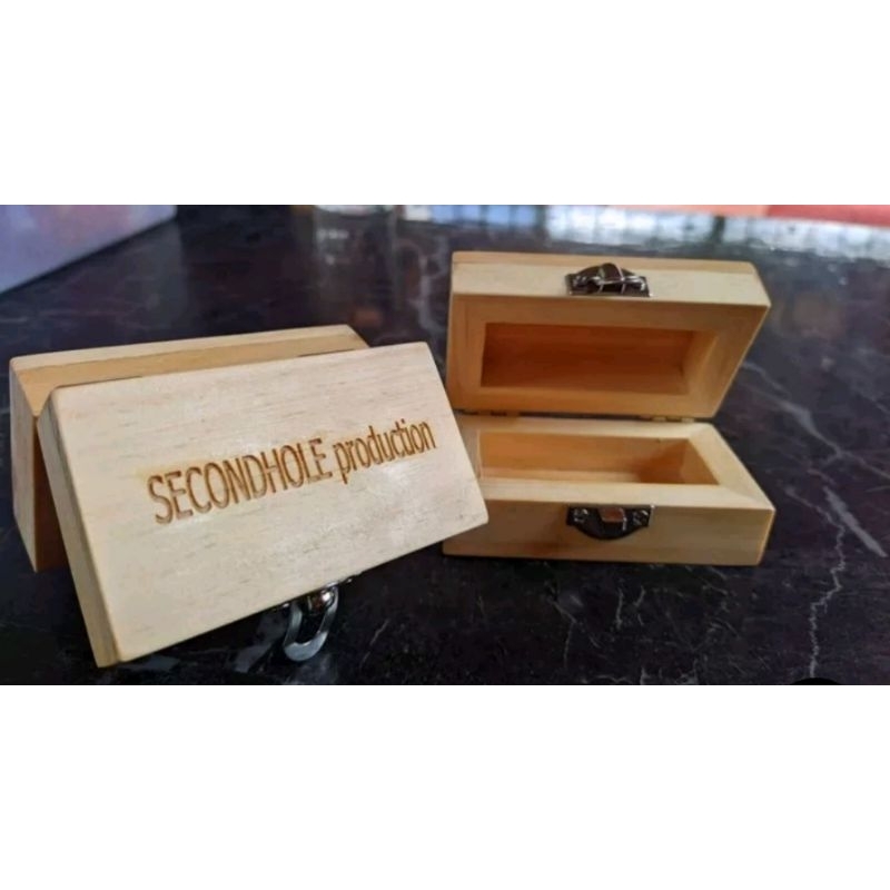 Jual kotak flashdisk box kayu mini plus grafir | Shopee Indonesia