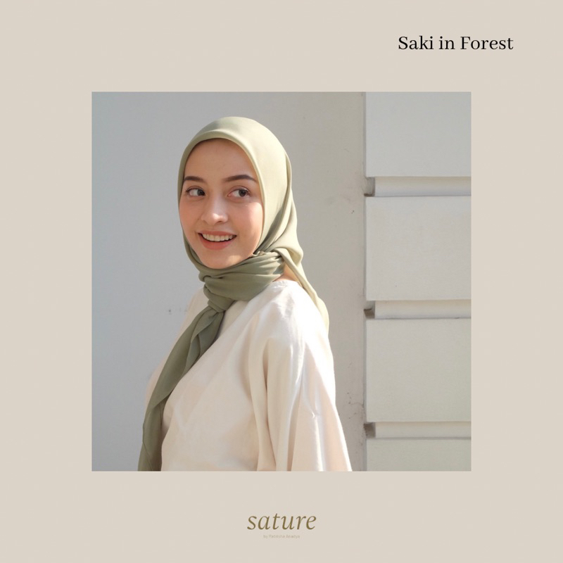 Jual SAKI Premium Bella Square | Hijab Segiempat Paris Polycotton ...