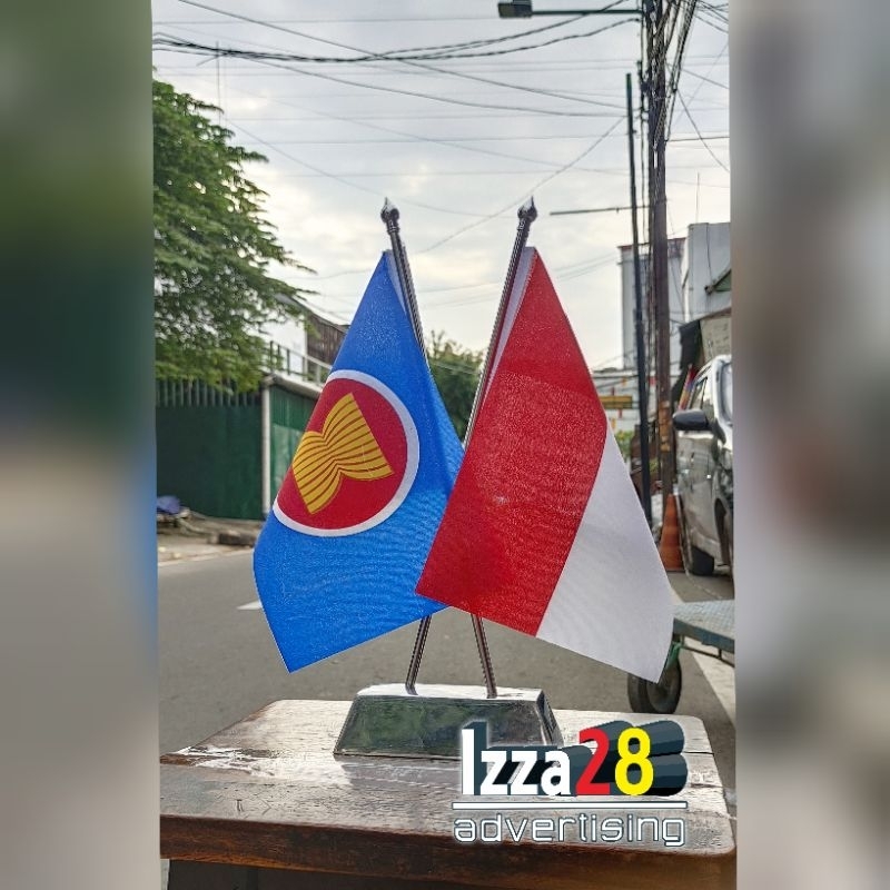 Jual bendera negara indonesia + bendera logo asean + tiang meja silang ...