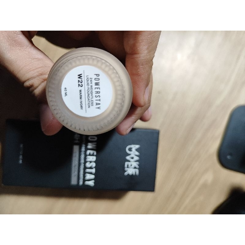 Jual Make Over Powerstay Weightless Liquid Foundation 24H (SOLD ...