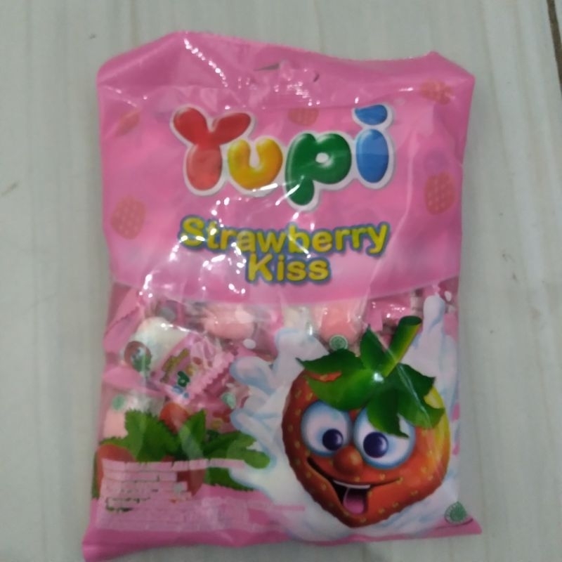 Jual Yupi permen strawberry kis yupi isi 50 biji | Shopee Indonesia