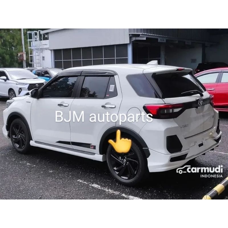 Jual Bodykit Spoiler Moulding quarter belakang RAIZE / ROCKY original ...