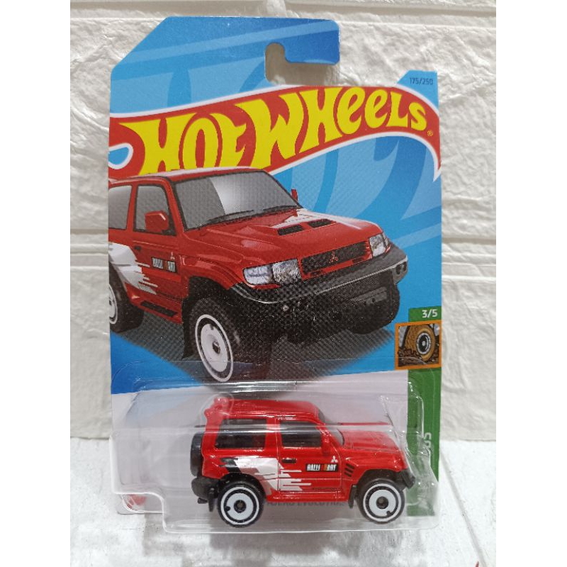 Jual HOT WHEELS MITSUBISHI PAJERO EVOLUTION MERAH | Shopee Indonesia