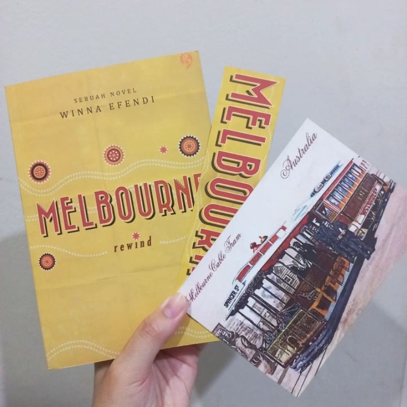 Jual Preloved Novel Melbourne Rewind by Winna Efendi | Shopee Indonesia