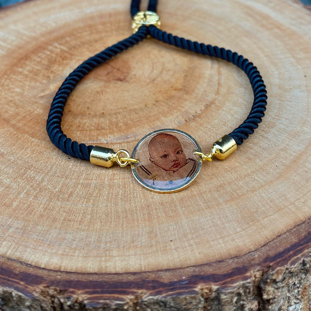 Jual Gelang Tangan Serut Tali - Gelang Custom Illustrasi - Gelang Resin ...