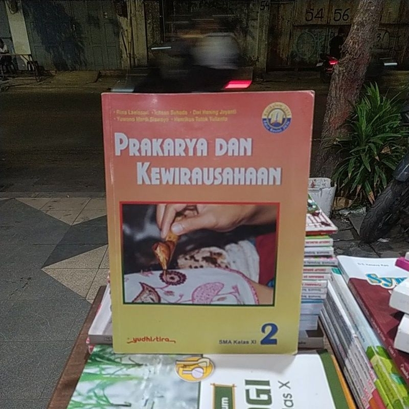 Jual Buku prakarya Dan kewirausahaan untuk SMA kelas 2 (original ...