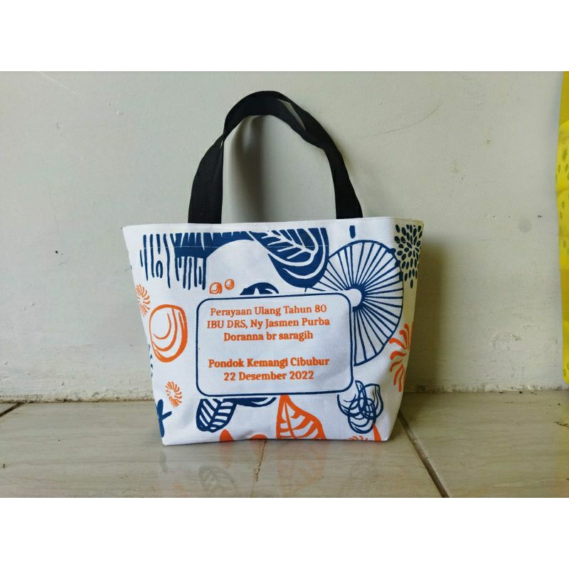 Jual Tas Mini Vera/Totebag Kanvas 22x30x8 Plus label depan-Free Desain ...
