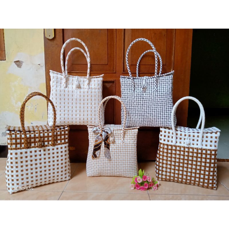 Jual Tas Anyaman Tutup Plastik Jali model Koper/Box, Tas Jali Tutup ...