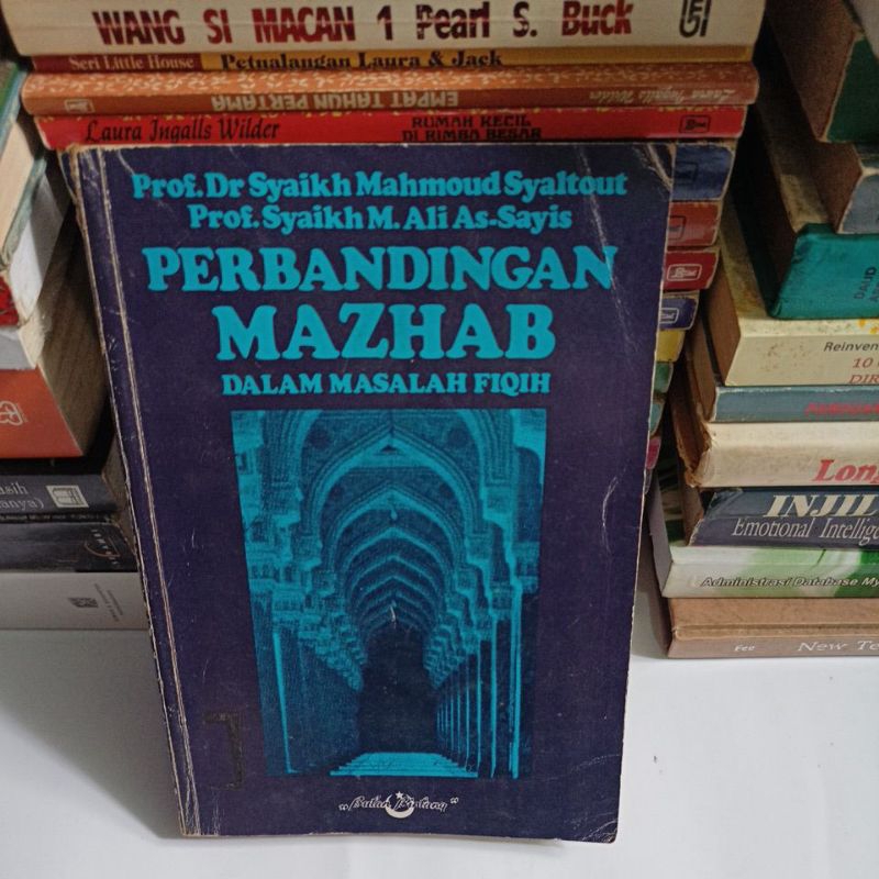 Jual Buku perbandingan Mazhab dalam masalah fiqih by prof Dr Syaikh Mahmoud Syaltout | Shopee ...
