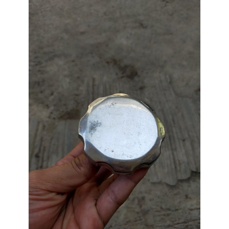 Jual Tutup Tangki CB CG GL100 CBK5 Diesel Original Bekas Copotan Motor ...