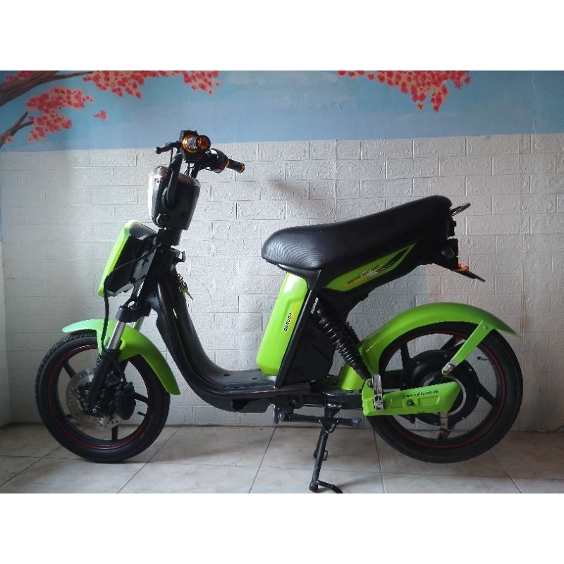 Jual SEPEDA LISTRIK MODEL MOTOR SELIS GARUDA RING 18 INCH DINAMO 500 ...