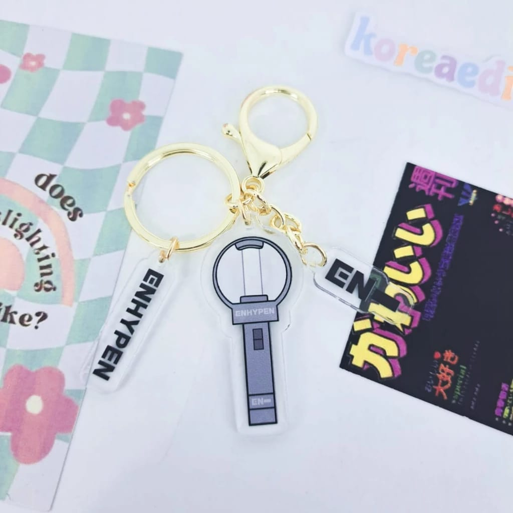 Jual GANTUNGAN KUNCI ACRYLIC LIGHTSTICK KPOP KEYRING KPOP BTS TWICE SKZ LE SSERAFIM BLACKPINK ...