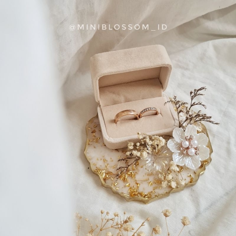 Jual SERUNI Resin Ring Box / Kotak Cincin Bludru / Velvet Ring Box ...