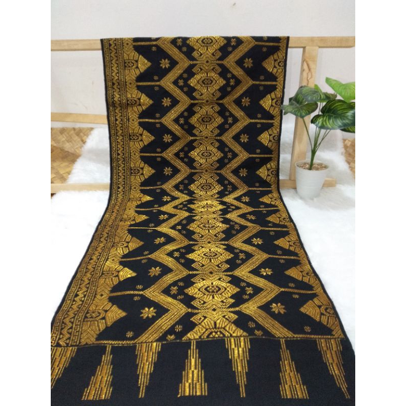 Jual KAIN TENUN SONGKET ASLI LOMBOK MOTIF BULAN BEKURUNG | Shopee Indonesia