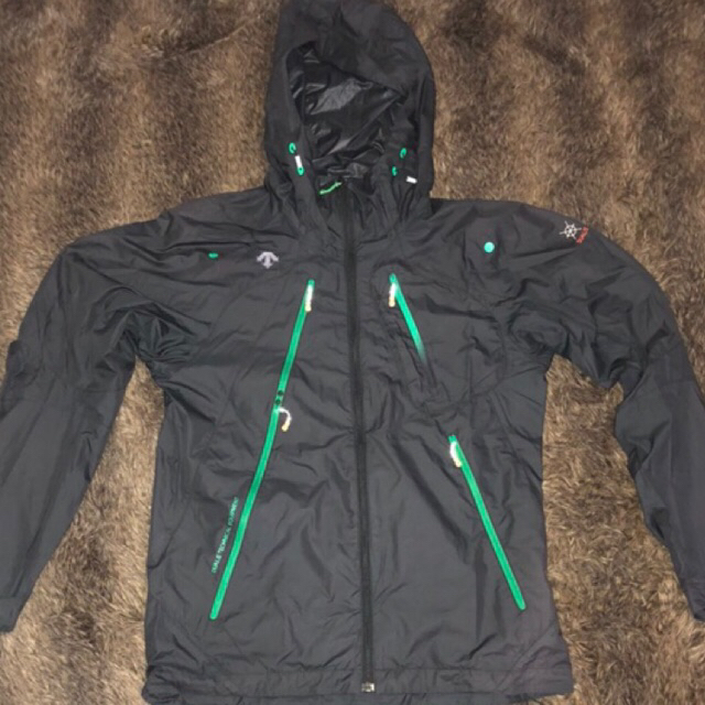 Jual DESCENTE RUNNING JACKET (SPORT WEAR) | Shopee Indonesia