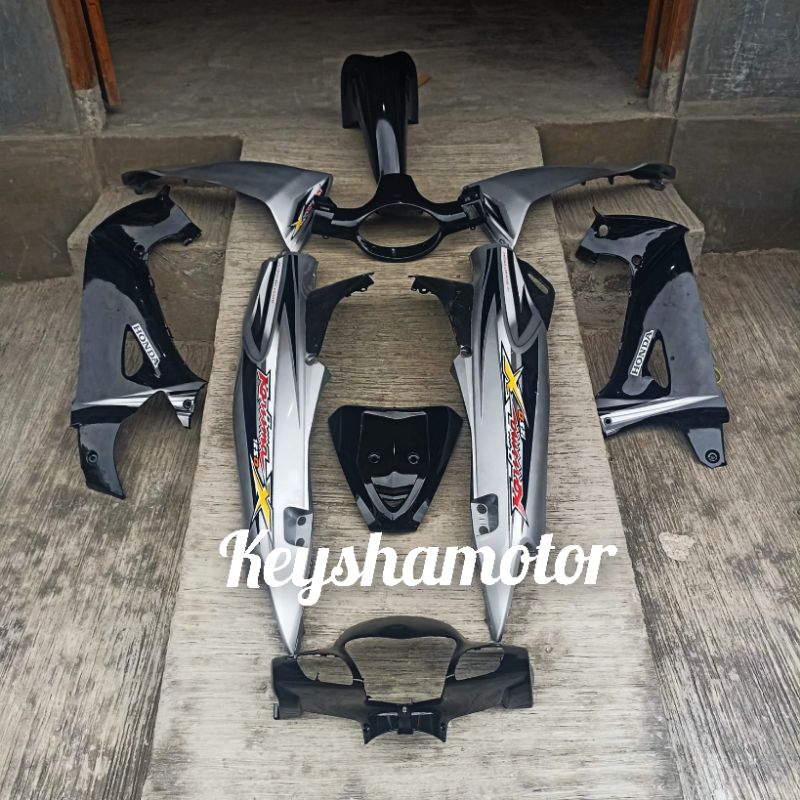 Jual FULL SET BODY HALUS KHARISMA KHARISMA X HITAM SILVER | Shopee ...