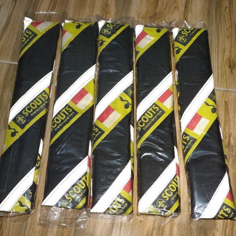 Jual Scraf hitam Lis Scout kuning | Shopee Indonesia