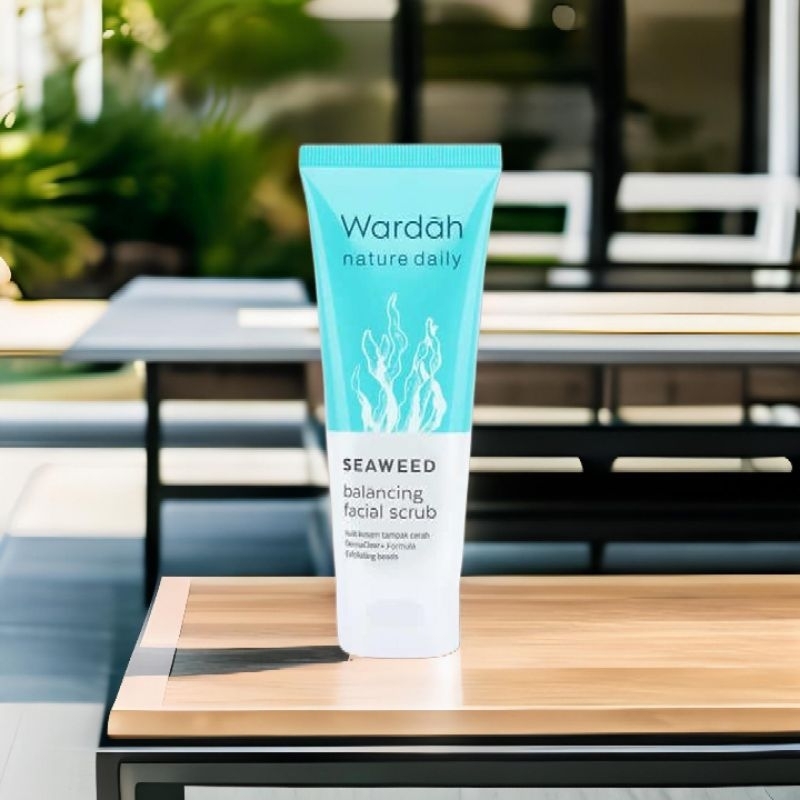 Jual Wardah Nature Daily Seaweed Balancing Facial Scrub | Shopee Indonesia