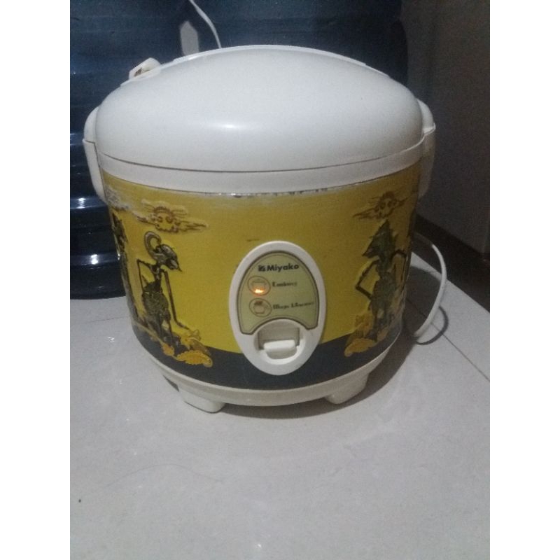 Jual magic com merk miyako second/bekas pemakaian ukuran 1.8 liter ...