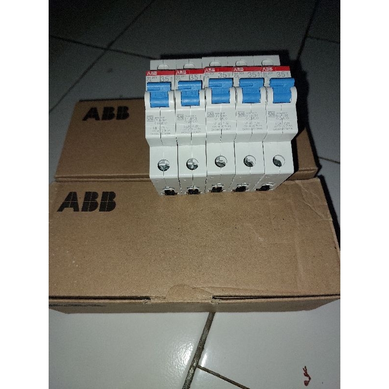 Jual MCB ABB 25A 35A 50A LMK SPLN 100%ORI | Shopee Indonesia